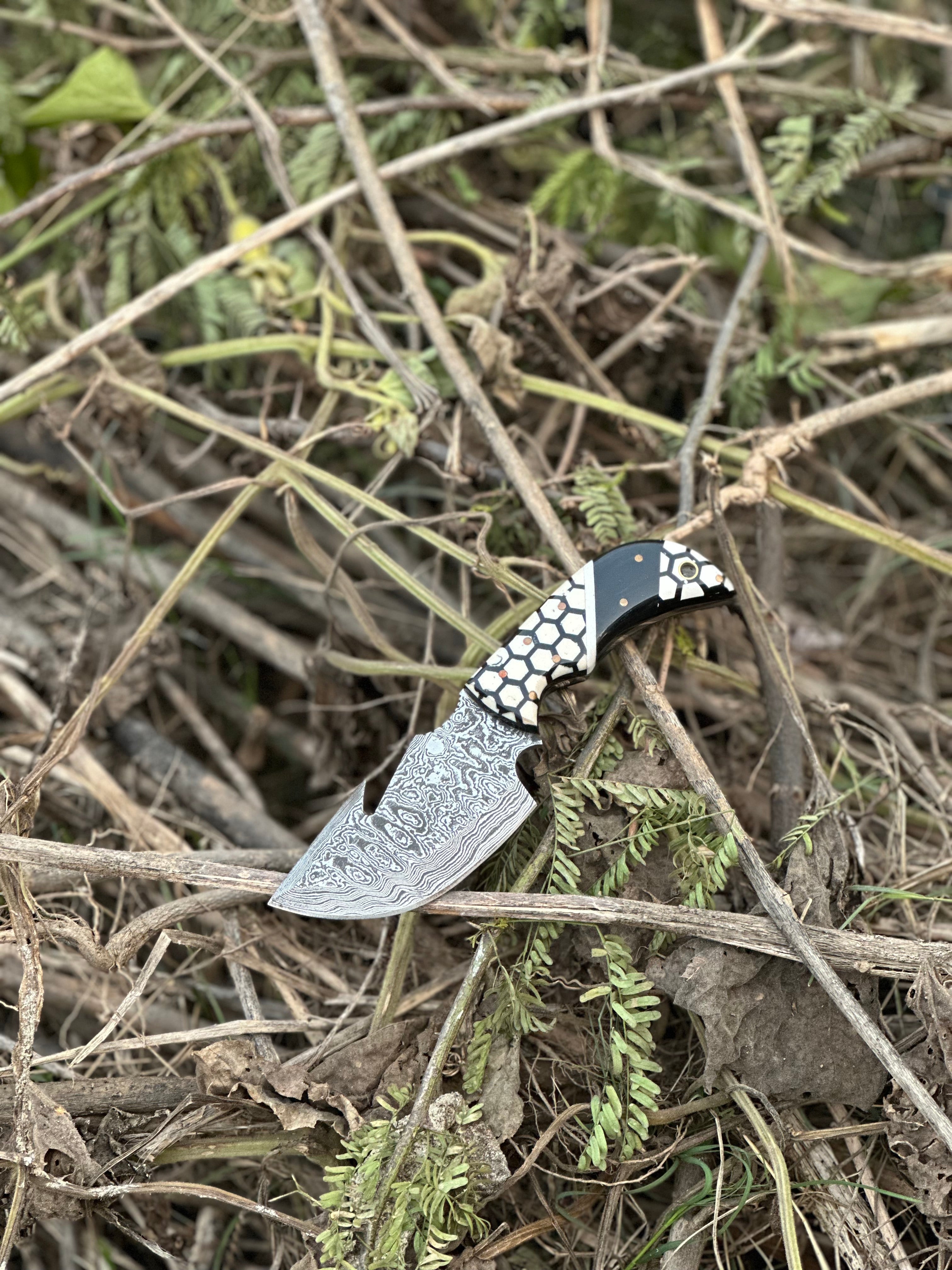 Exquisite Custom Handmade Damascus Steel Guthook Skinning Knife with U ...