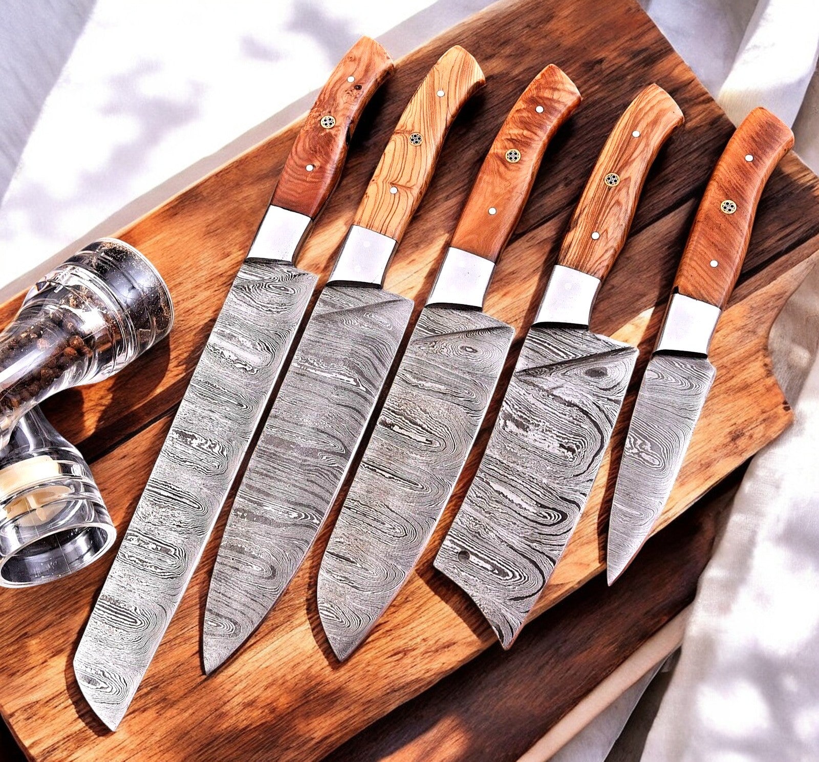 Handmade Damascus Kitchen Knives Set – Olivewood Handles – SCY-Dist.com